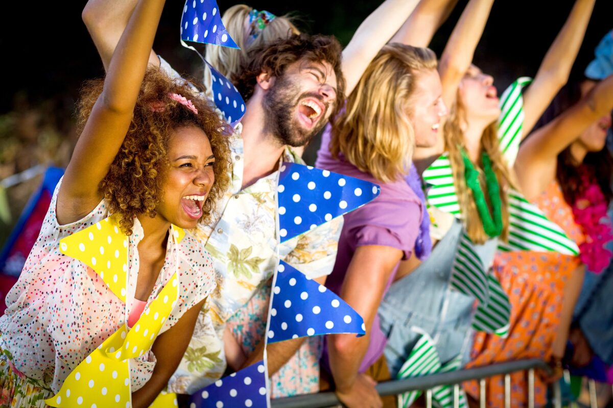 „Hands Up” music celebrates its 20th anniversary. Let’s revive the ...